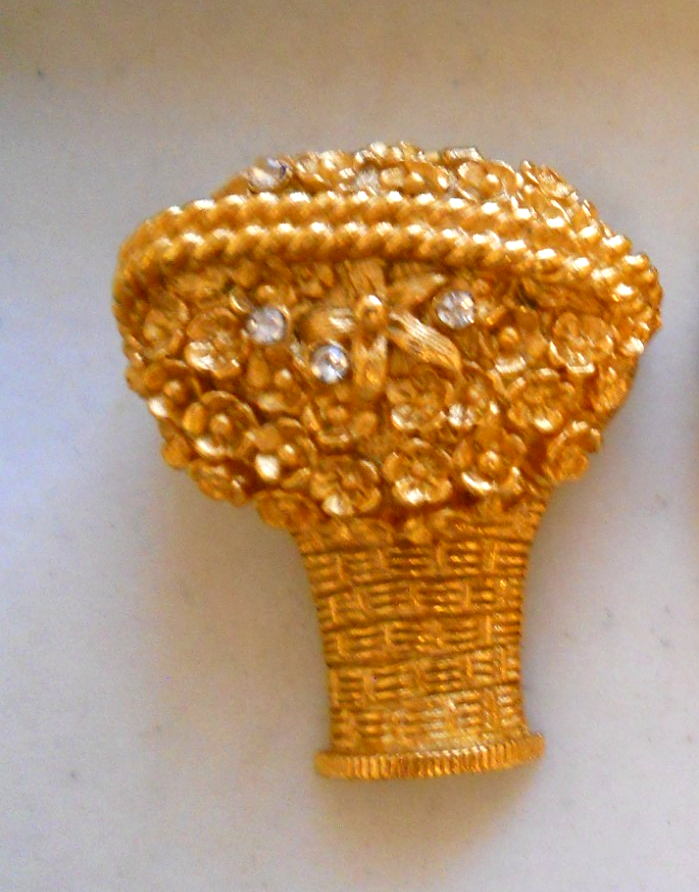 5 Pcs. Avon Perfume Brooches, Ring of Pearls & Rare Rose Petit Point ...