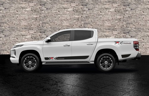 Mitsubishi Triton xtreme style side racing rocker Stripe sticker decal ...