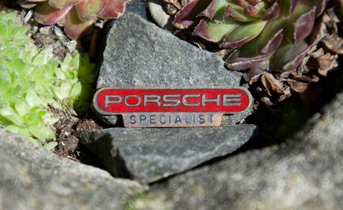 VINTAGE ENAMEL AUTOMOBILE CAR PIN / BUTTON # PORSCHE SPECIALIST | eBay