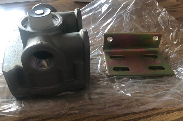 Bendix R-12 R12 Relay Valve With Bracket 103009 for sale online | eBay