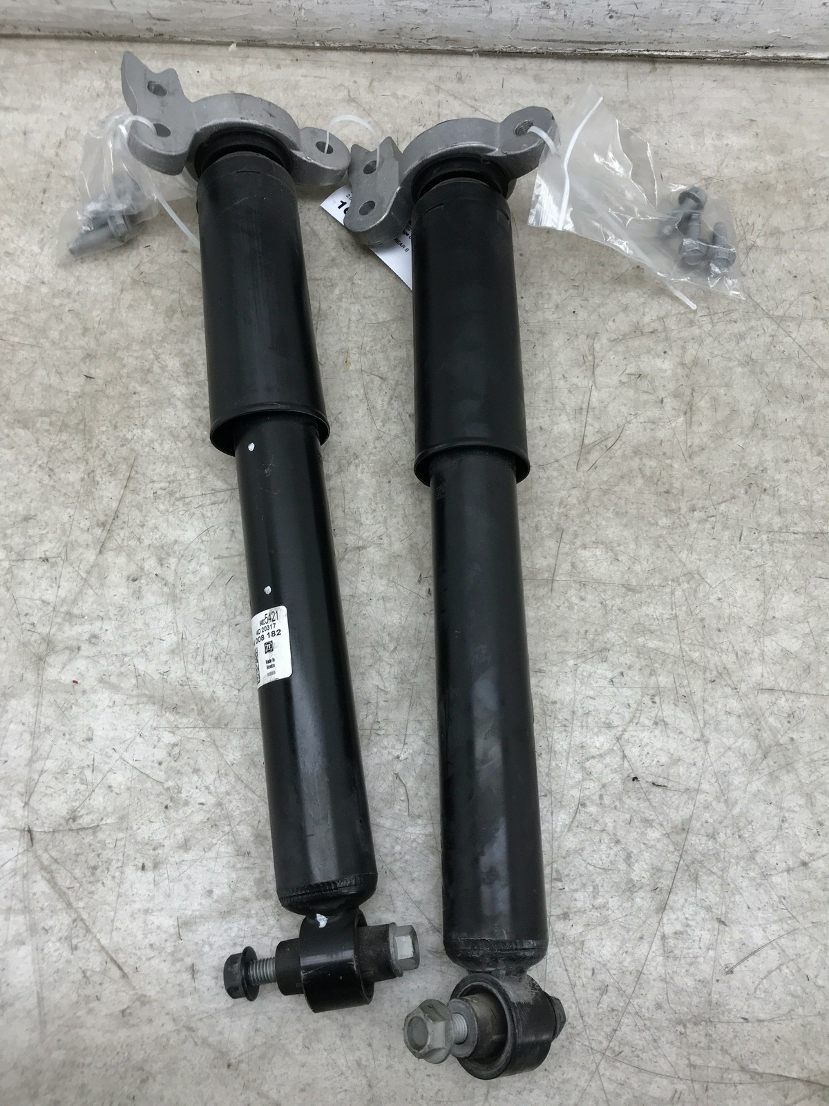 2020 2021 CADILLAC XT6 2.0L FWD LEFT AND RIGHT REAR SHOCK ABSORBER ...