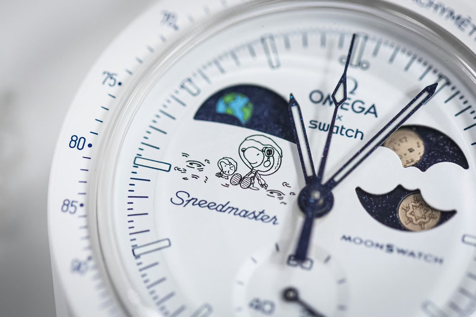 Swatch x Omega MISSION TO EARTHPHASE MOONSHINE GOLD SO33W701L Japan New ...