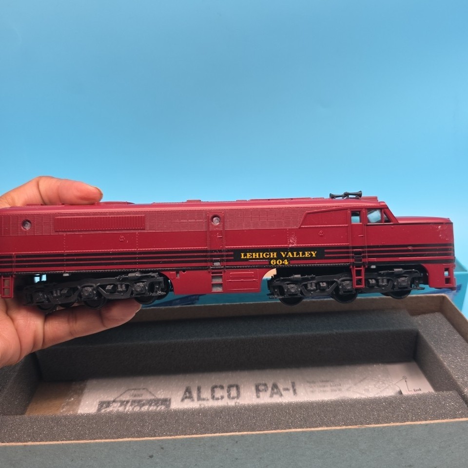 Athearn Ho Scale Bev-Bel PA-1 Dummy Diesel Loco #2650-1 Lehigh Valley ...