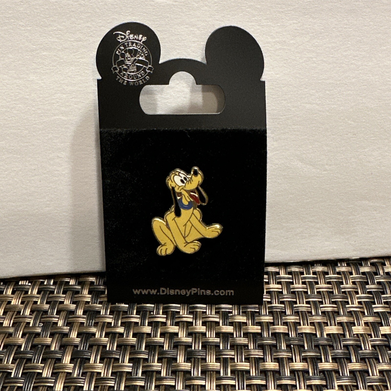 Disney Pin Trading Around the World Pluto Pin Walt Disney World. | eBay