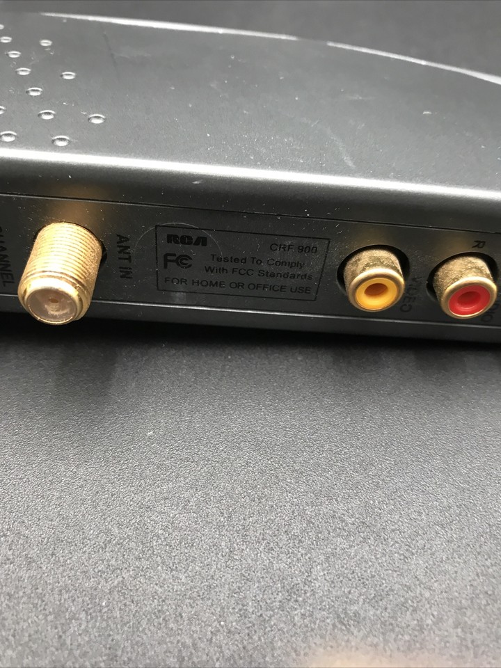 RCA CRF900 Auto Switching RF Modulator with Gold Plated Coaxial & RCA ...