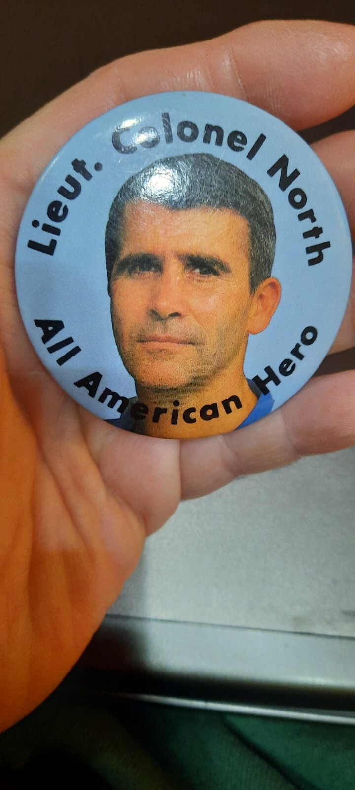 Vintage Oliver North OLLIE Lieut Colonel American Hero Button Pin Iran ...