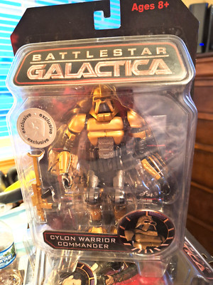 Diamond Select Toys Battlestar Galactica Cylon Warrior Commander Gold ...