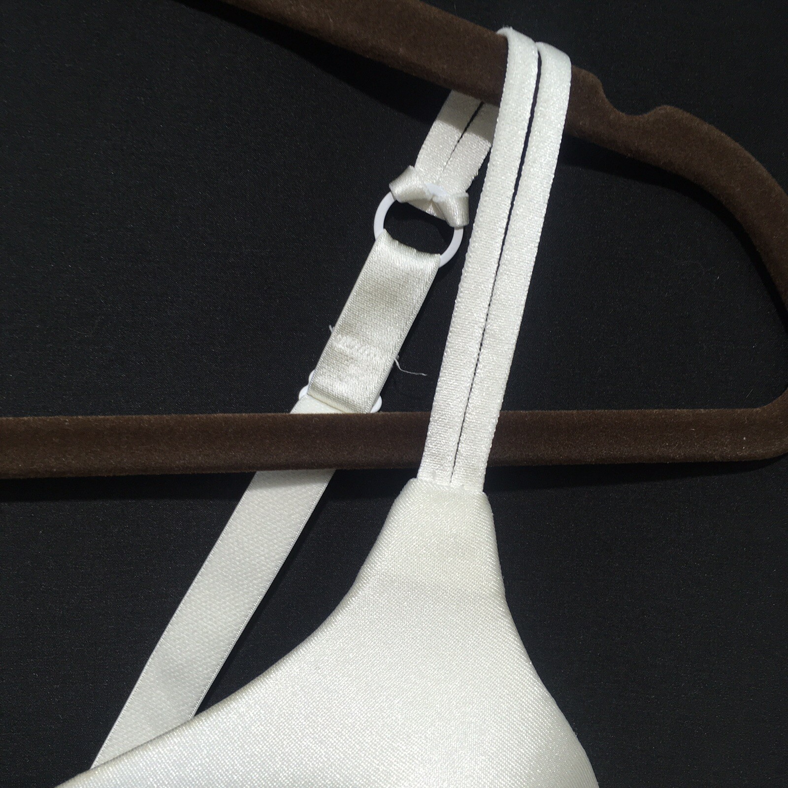 Ambrielle Bra 40D Underwire White Bra Molded Cup - Gem