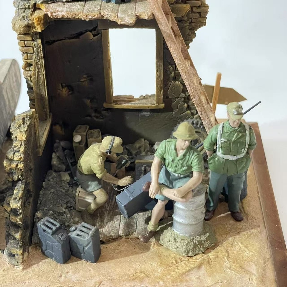 Built Germany VW Dummy Tank 1/35 w/ Soldiers Working on War Scene ...