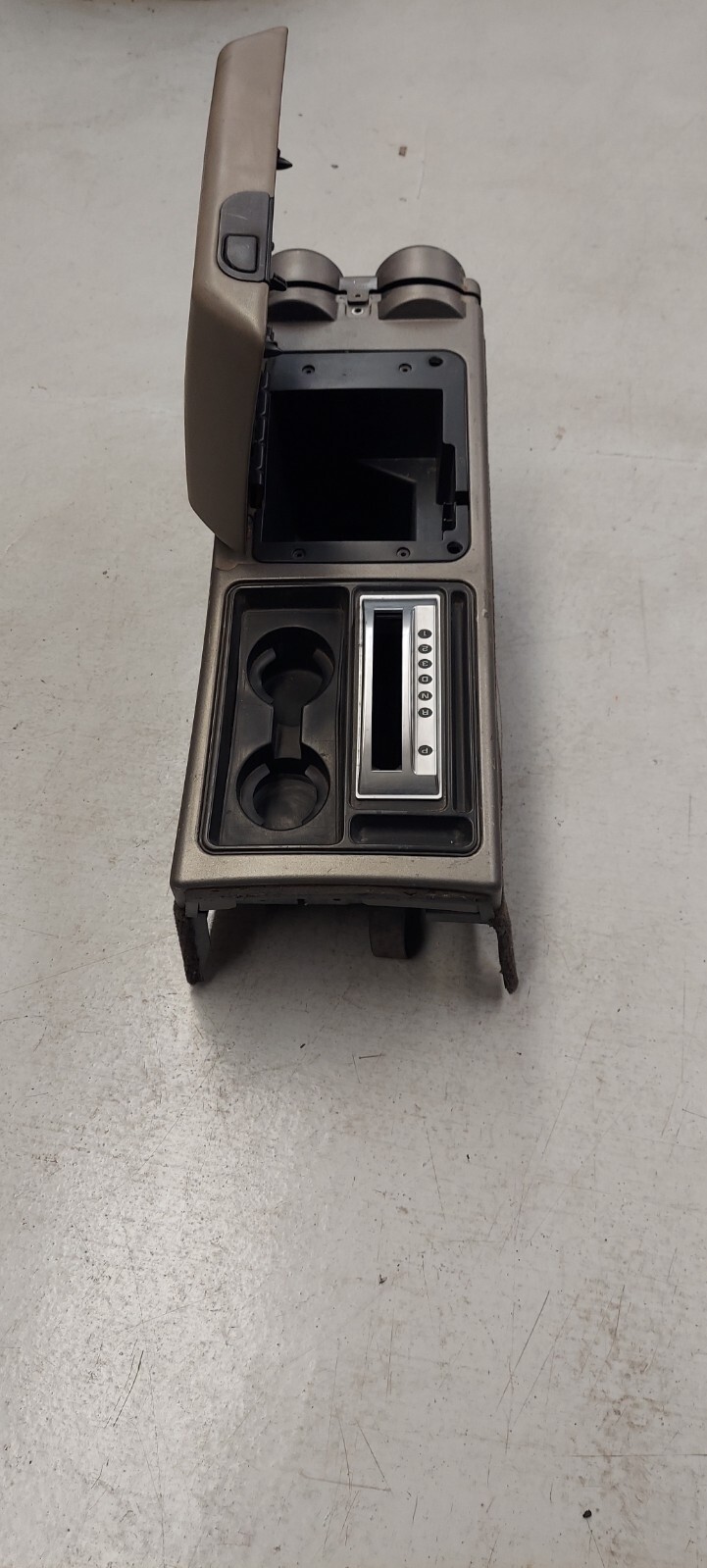 2003-2007 Hummer H2 Center Console Wheat Beige Pre-Owned OEM | United ...