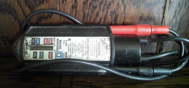 Square D Wiggy 6610 Type Vt1 Series a Voltage Tester Very Clean Unit ...
