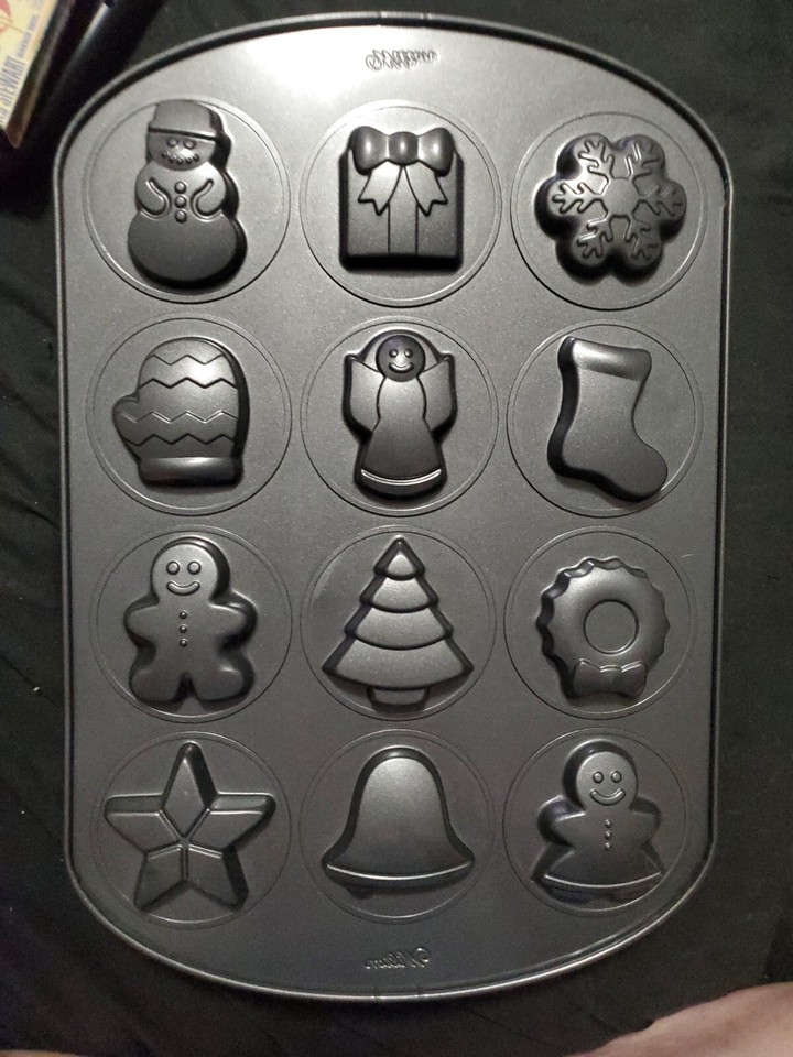 Wilton Cookie 12 Shapes Pan Nonstick Baking Holiday Christmas Snowman ...