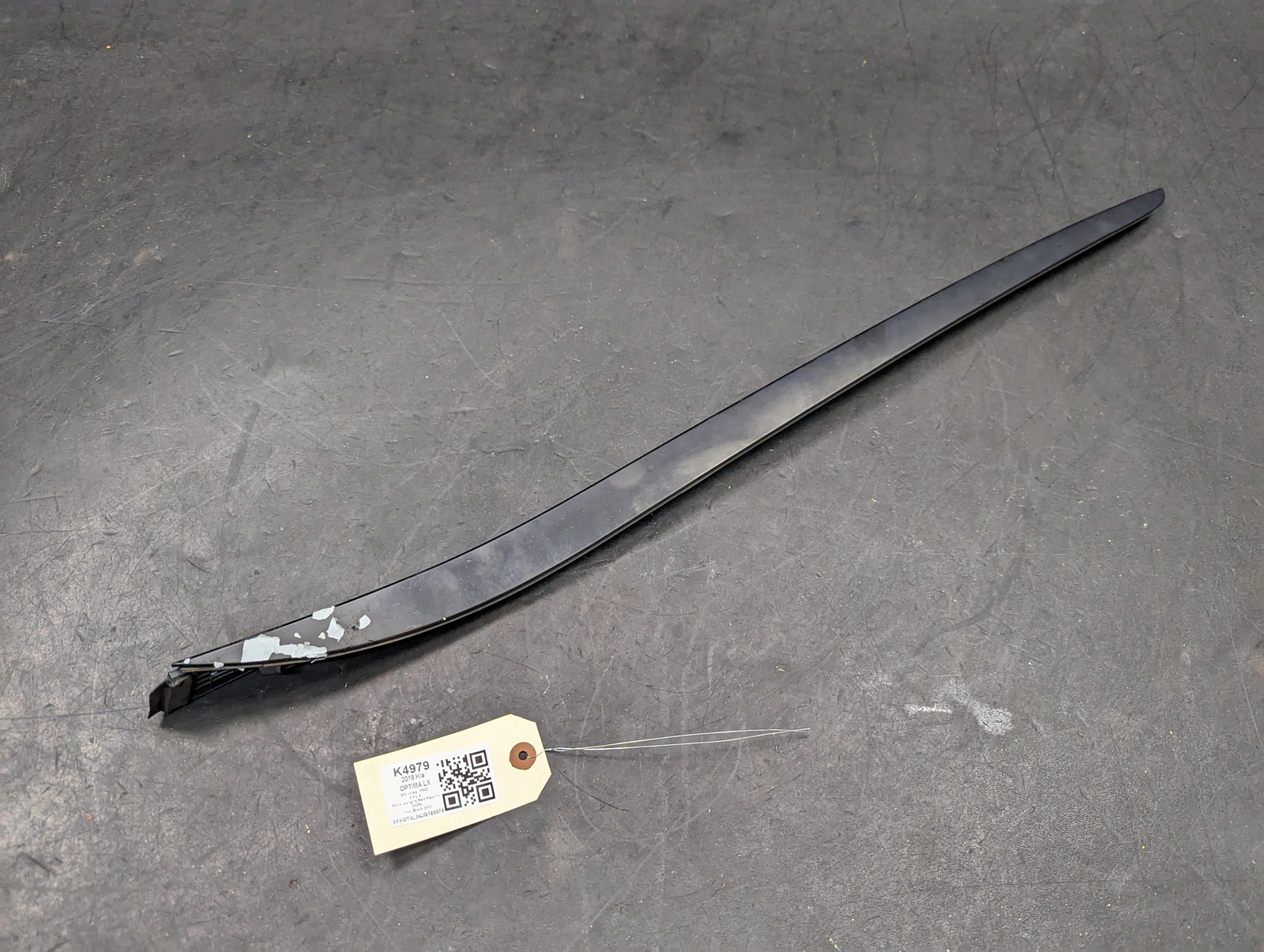 Windshield Left Side Molding 2018 Kia Optima 86131-D4000 2016 2017 2019 ...