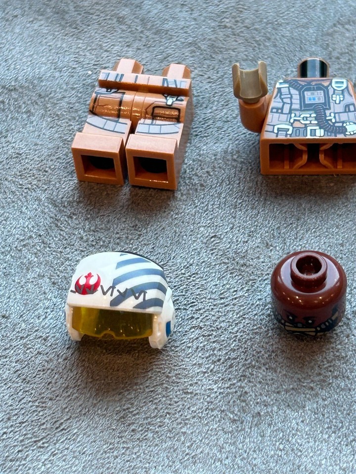 LEGO Finch Dallow from the Star Wars Resistance Bomber set 75188 MINT ...