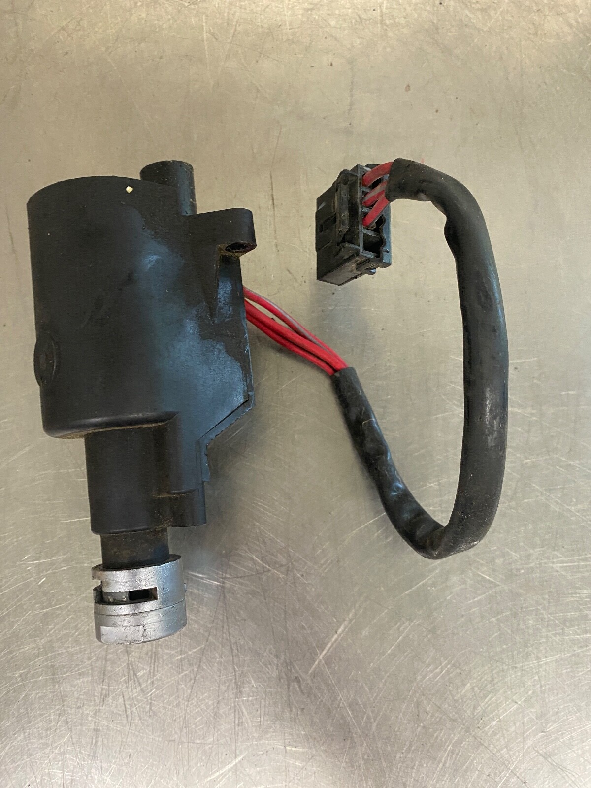 00 Harley E/G U/C FLHTCUI #2 Ignition Switch Housing Assembly | eBay