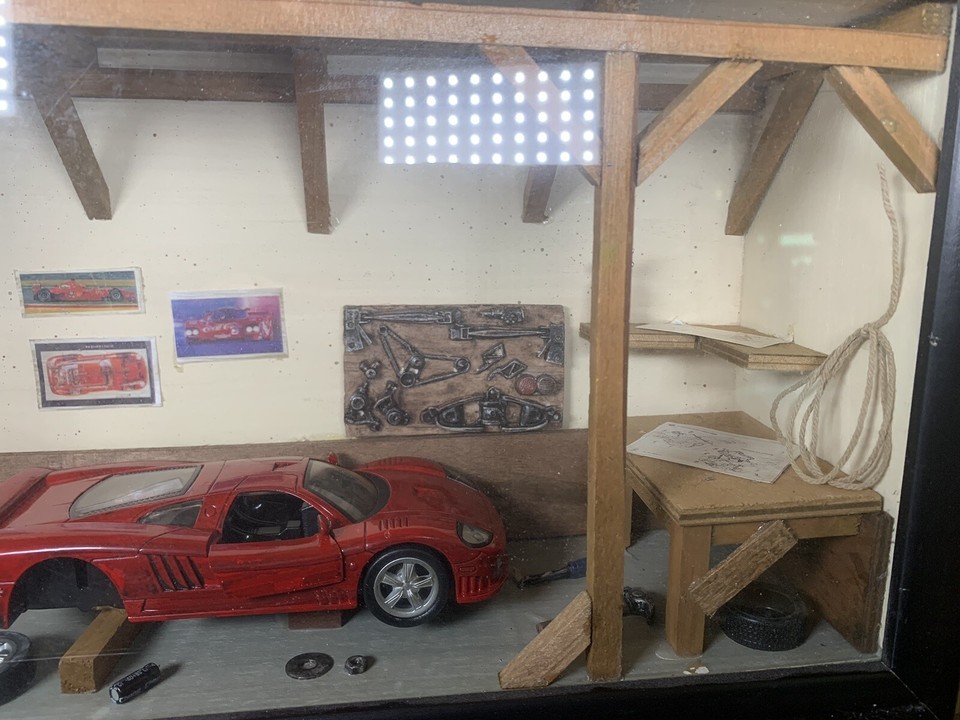SALEEN S7 GARAGE DIORAMA 1:18 SCALE RARE SHADOW BOX HANGING DISPLAY CAR ...