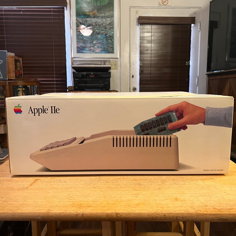 Apple IIe Enhanced Computer w/ Apple Color Monitor, Duo-Disc,Retail Box ...