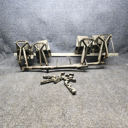 1460320-1 , 0411306-13 | CESSNA 172K | COMPLETE BRAKE RUDDER PEDAL BAR ...