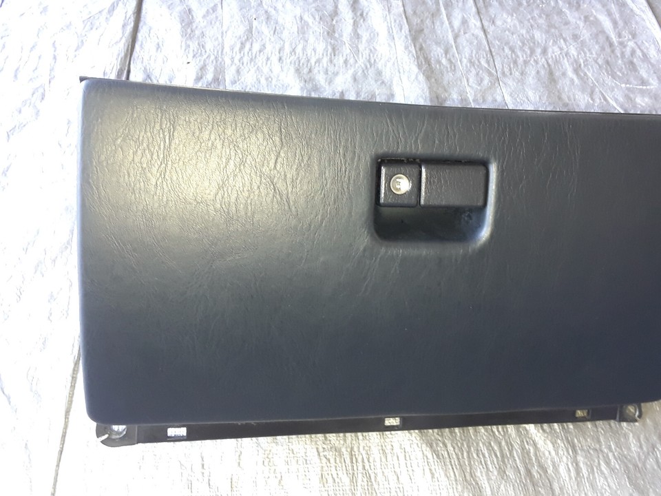 02-2005 LEXUS SC430 FRONT DASHBOARD COMPARTMENT STORAGE GLOVE BOX BLACK ...