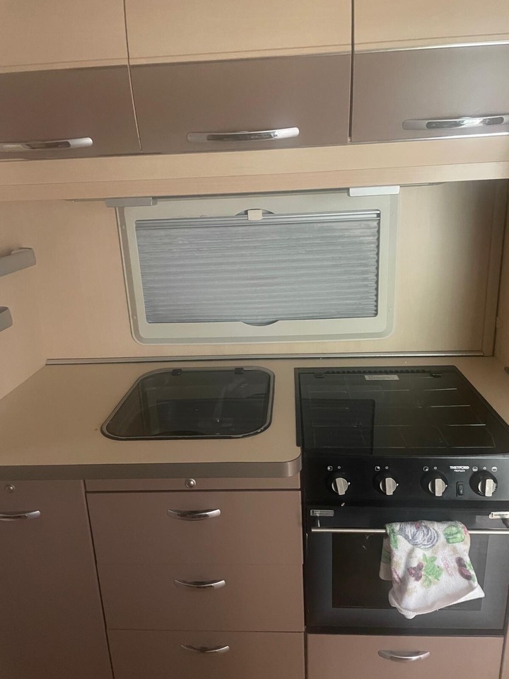 Hobby 645 vip Caravan 2011 | eBay UK