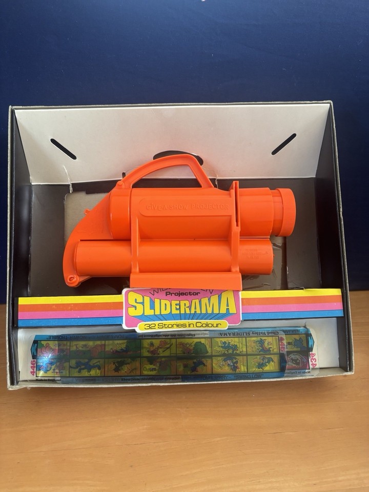 Chad Valley Vintage Wide Screen Sliderama Projector Tom and Jerry, 1972 ...