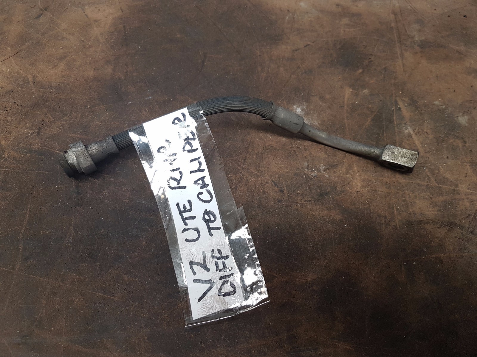 HOLDEN VZ COMMODORE UTE RIGHT HAND REAR BRAKE HOSE DIFF TO CALIPER ...