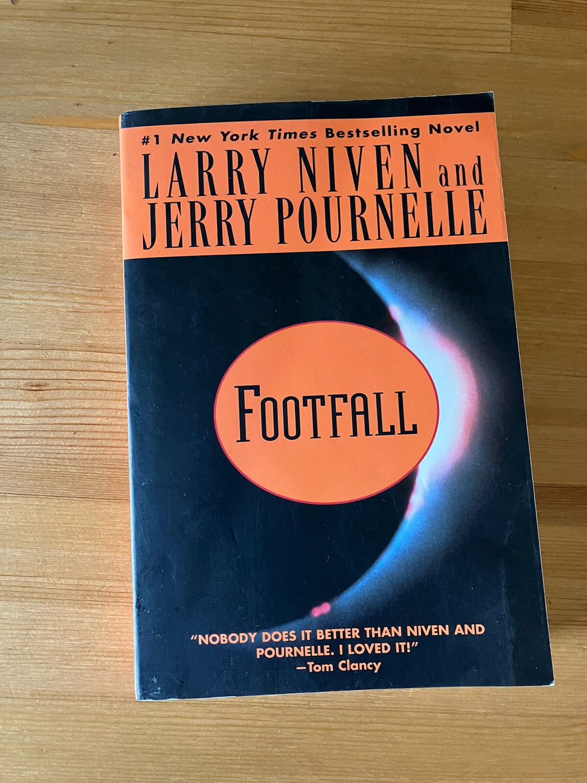Footfall : A Novel by Jerry Pournelle and Larry Niven (1986, Mass ...