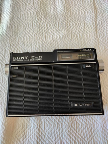 Vintage Sony Radio Model. IC 11 Tested. 3 Band. FM,SW,MW Ligsts Up | eBay