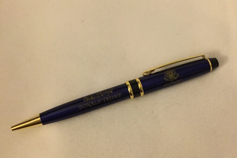 TRUMP PEN (3) DONALD SIGNATURE GOLD EAGLE SEAL PRESIDENT MAGA ...