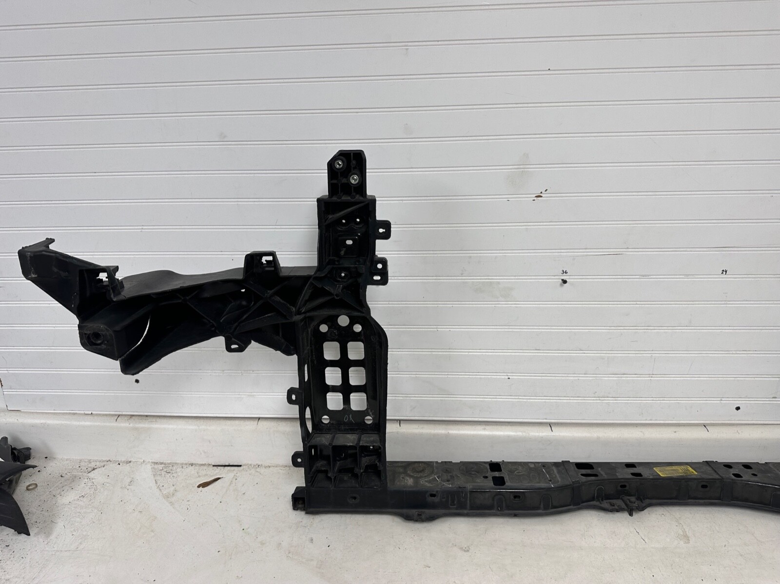 GENUINE 2016 2017 2018 KIA SORENTO RADIATOR CORE SUPPORT 64110-C6000 ...