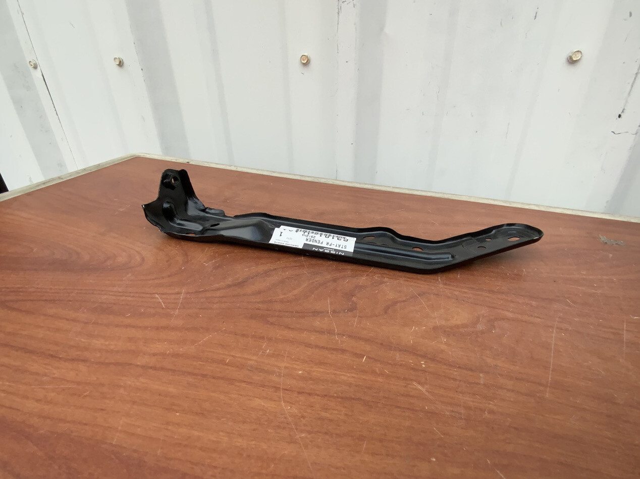 2017-2021 Nissan Armada Fender Front Bracket 631811LA0A New OEM | eBay