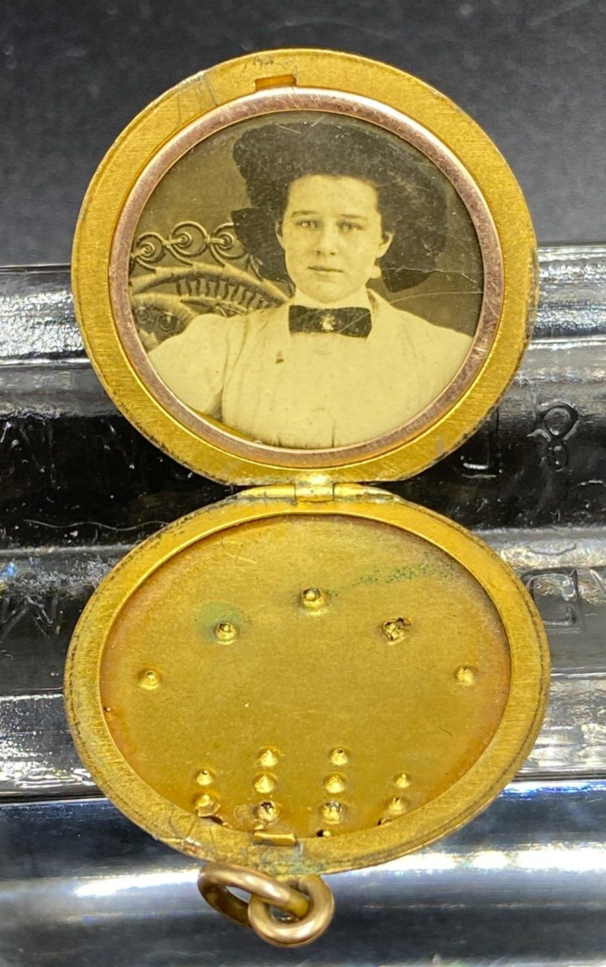 Antique gold filled locket pendant w/ photo rhineston… - Gem