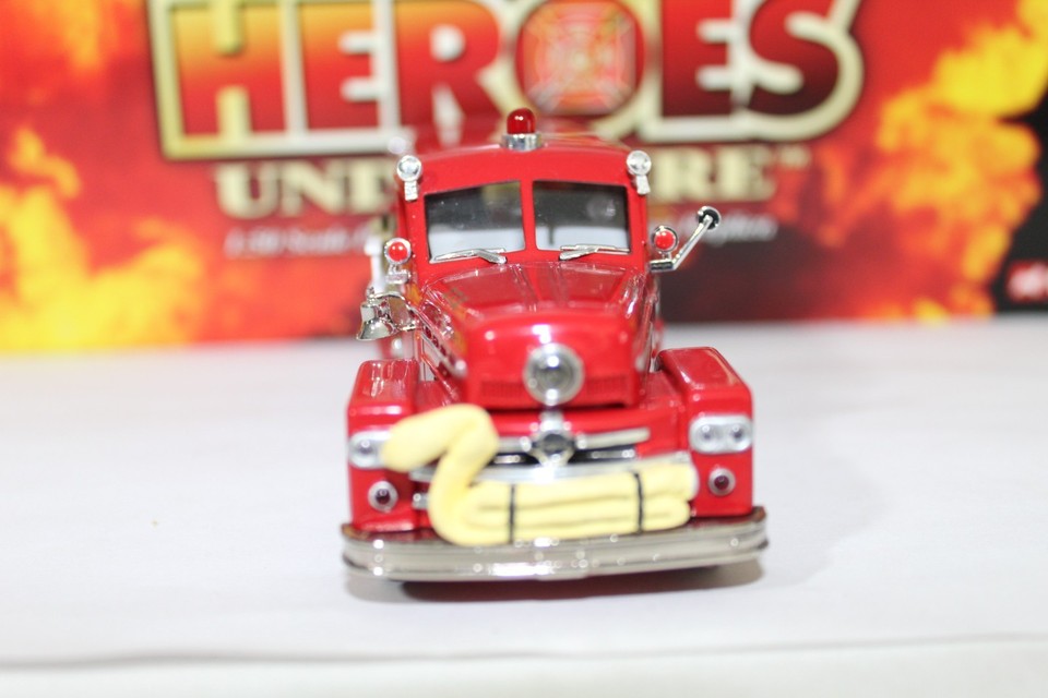 CORGI Heroes Under Fire Seagrave Sedan Pumper Detroit. MI. Fire ...