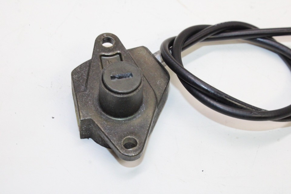 1997 TRIUMPH TROPHY 900 OEM REAR BACK SEAT LOCK !NO KEY! | eBay