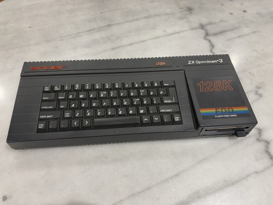 Sinclair ZX Spectrum 3 128k - with joystick & laser gun. Read ...