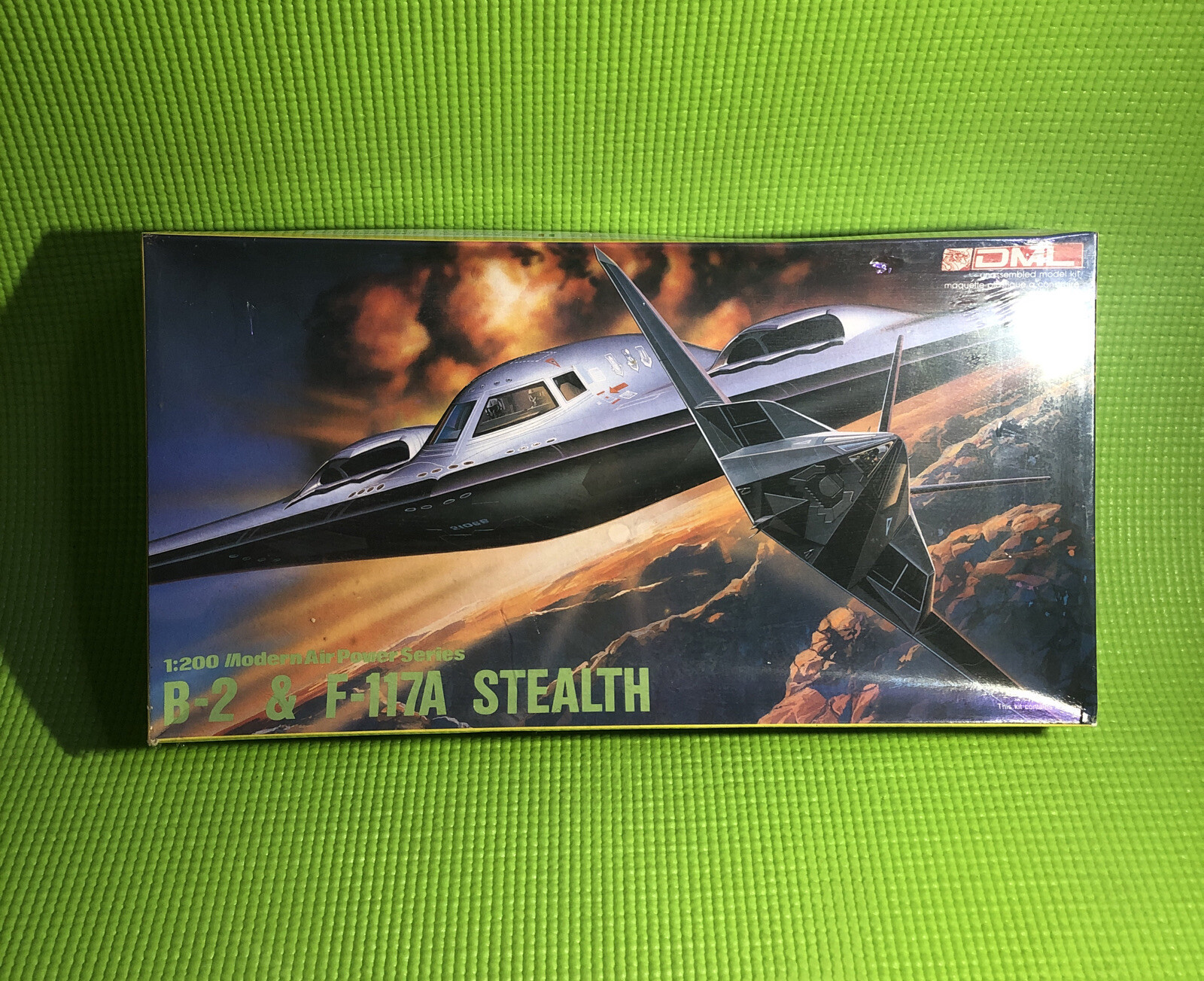 New DML 1/200 Modern Air Power Series B-2 & F-117A Stealth Bombers ...