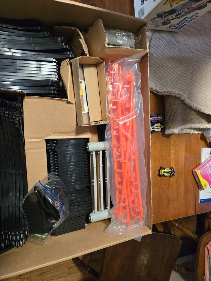 AFX Super International HO Scale Slot Car Race Set 17 Track Layouts | eBay