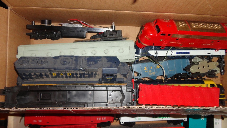 Vintage Large Mixed lot of 150+ HO Trains rolling stock AHM, Bachmann ...