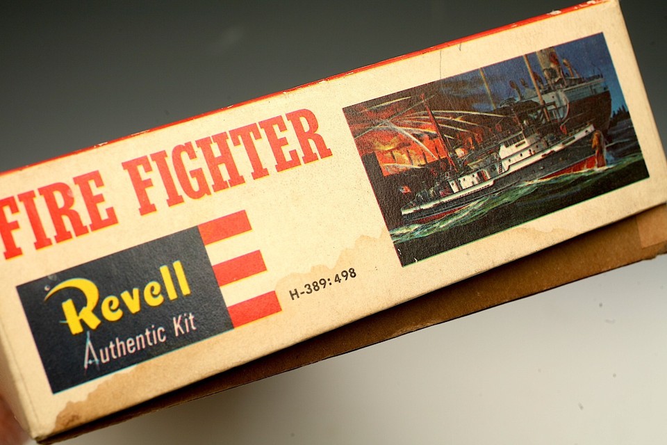 VINTAGE REVELL MODEL KIT FIRE FIGHTER BOAT NYC H-389 :498 1962 RARE ...