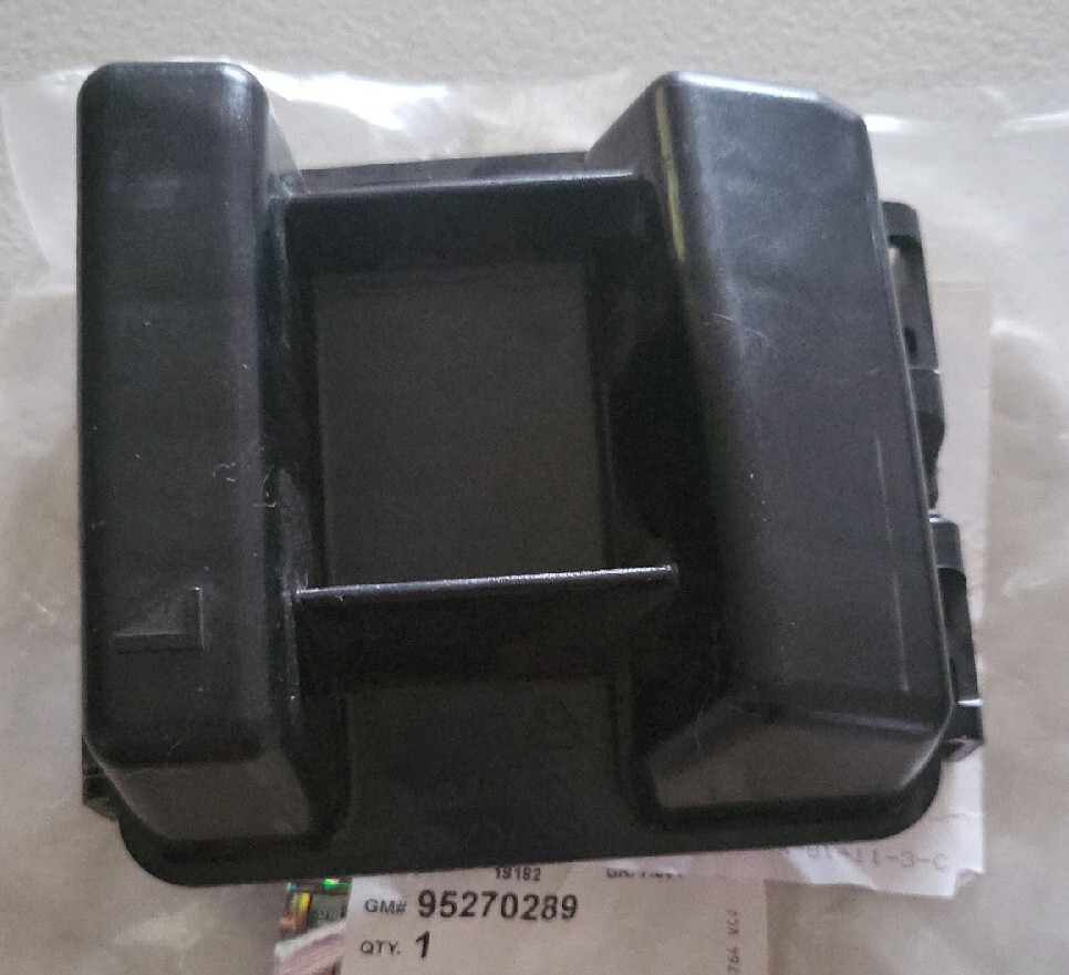 Rear left bumper bracket Vauxhall Mokka 95270289 New genuine Vauxhall ...