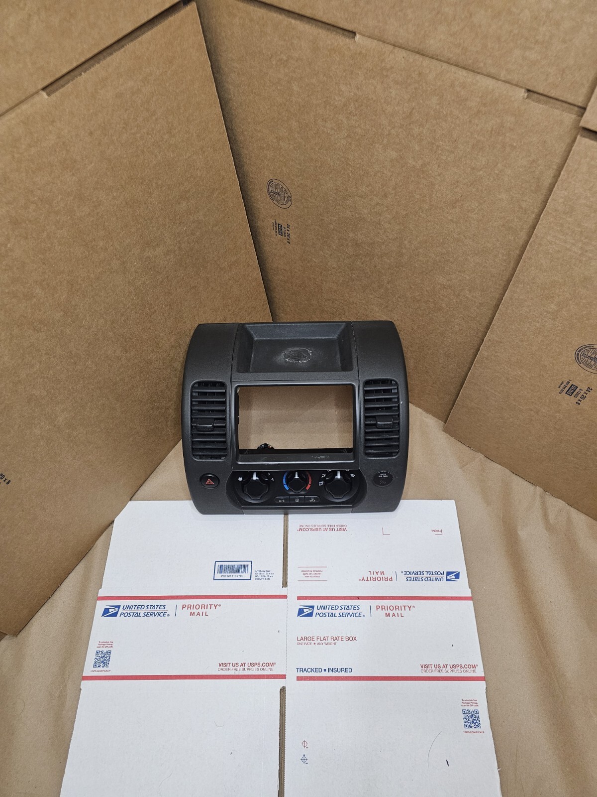 2005-2012 Nissan Pathfinder Xterra Radio Climate Control Bezel Center ...