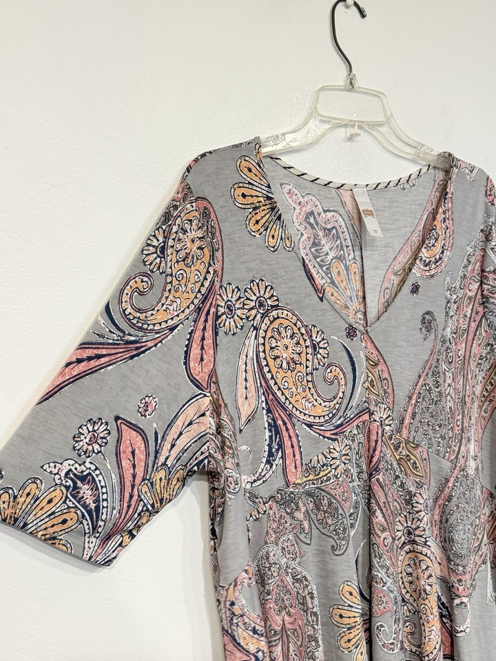 Jules & James Women's Blouse XL Gray Paisley Stretch Knit V-Neck Tunic ...