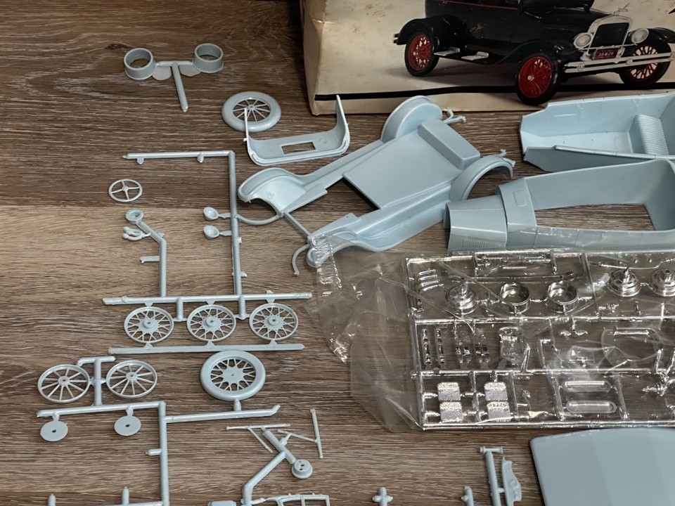VINTAGE AMT 1927 MODEL T FORD 2N1 MODEL KIT 1/25 OPEN BOX SEE PICS | eBay