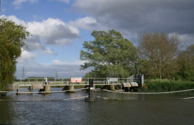 Photo 6x4 Weir Channel Grafton Lock Radcot The top of the weir channel ...