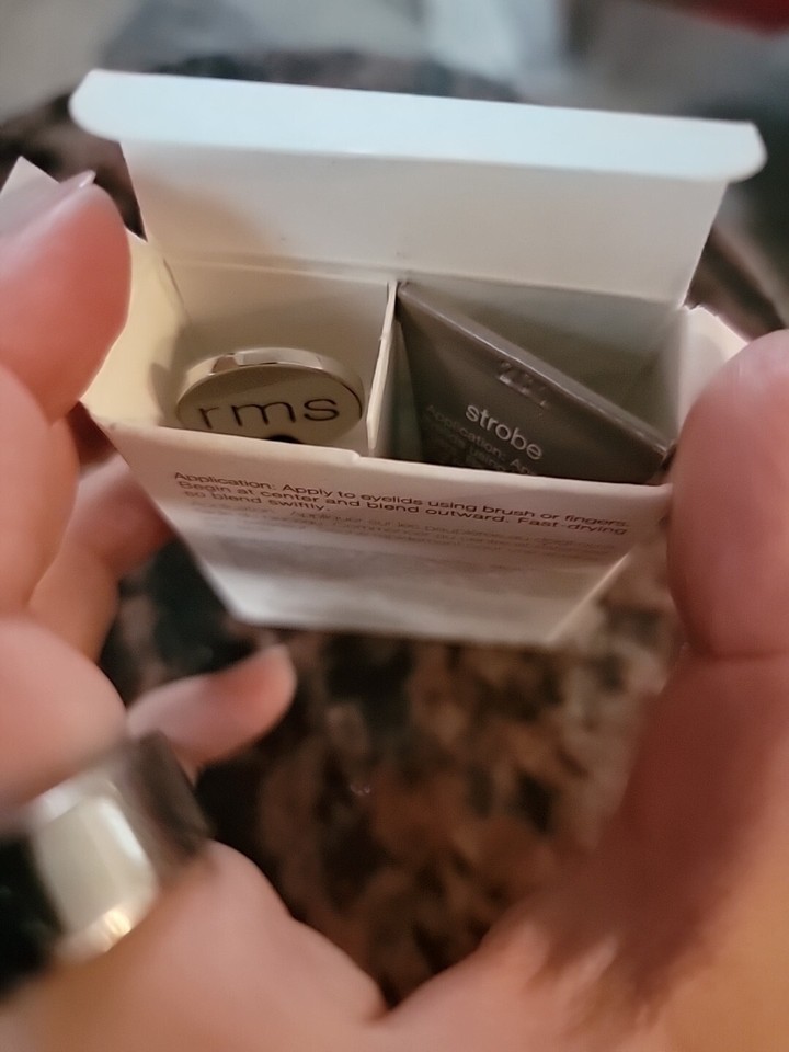 RMS Eyelights Cream Eyeshadow Strobe - Creaseproof, long-lasting cream ...