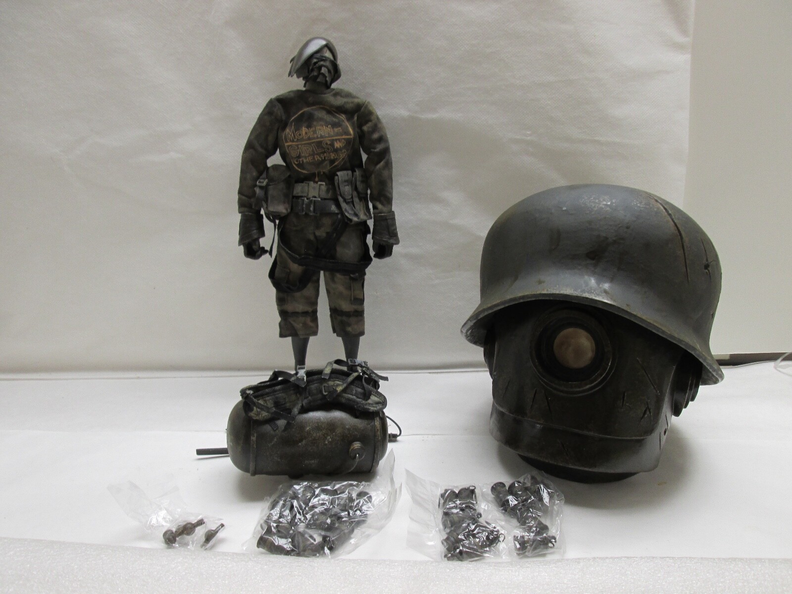 ThreeA フィギュア Ashley Wood 3A Popbot Tomorrow Queen TQ UNDERVERSE NINJA ...