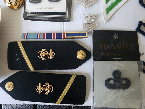 HUGE LOT VINTAGE & MODERN MILITARY MEDALS RIBBONS DEVICES PATCHES ARMY ...