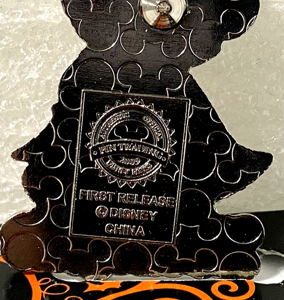 WDW Mickey Vampire I DON'T BITE First Release HALLOWEEN PIN 2009 NWT | eBay