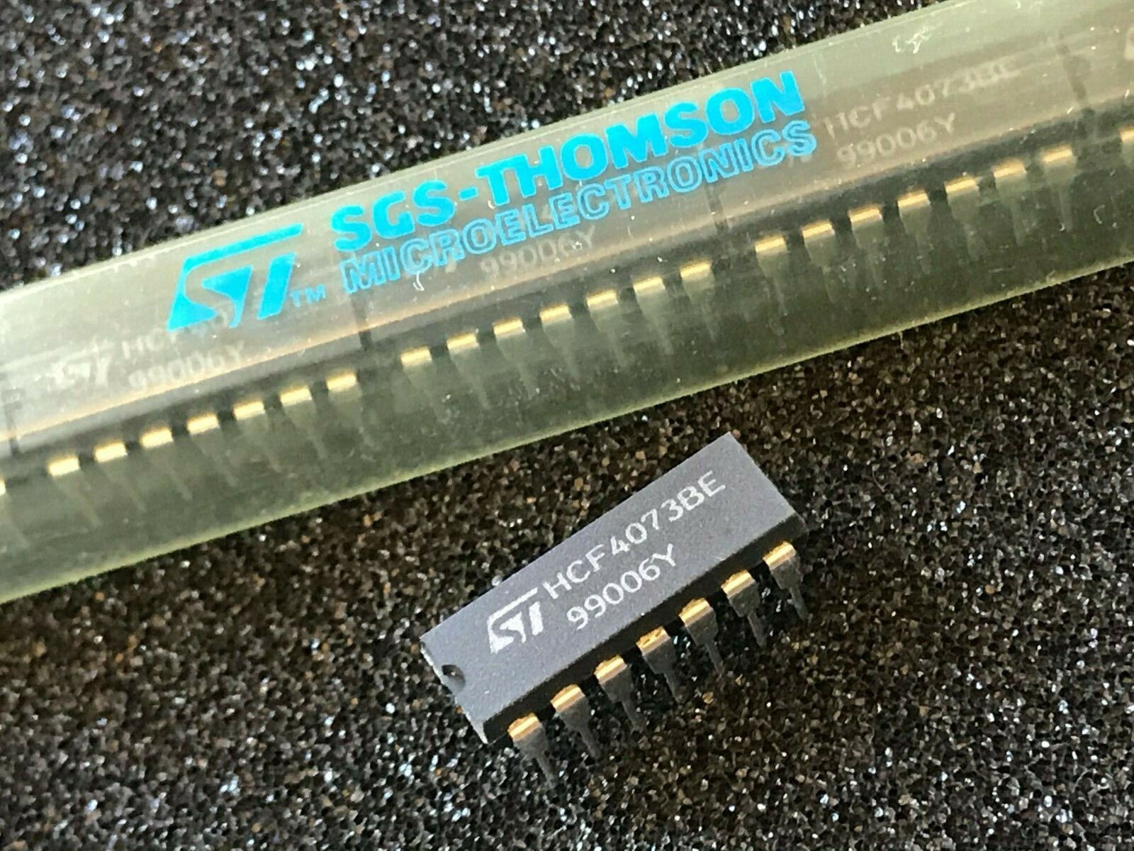 HCF4073BE ORIGINAL ST TRIPLE 3 INPUT AND GATE CHIP UK STOCK x1 fcb27.7 ...