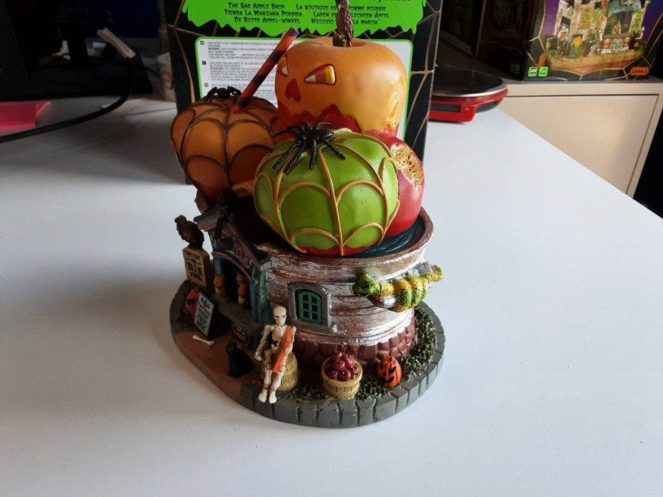 Lemax Spooky Town Collection Bad Apple Shop Halloween Village #15728 | eBay